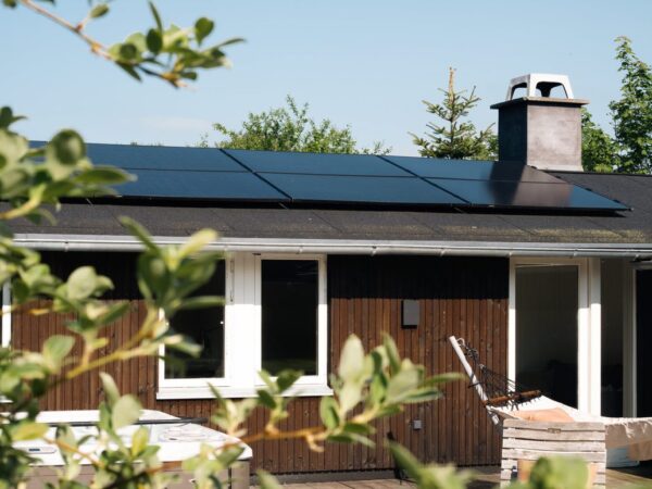 Fordele og ulemper ved solceller her – Læs om det hos ProSolar